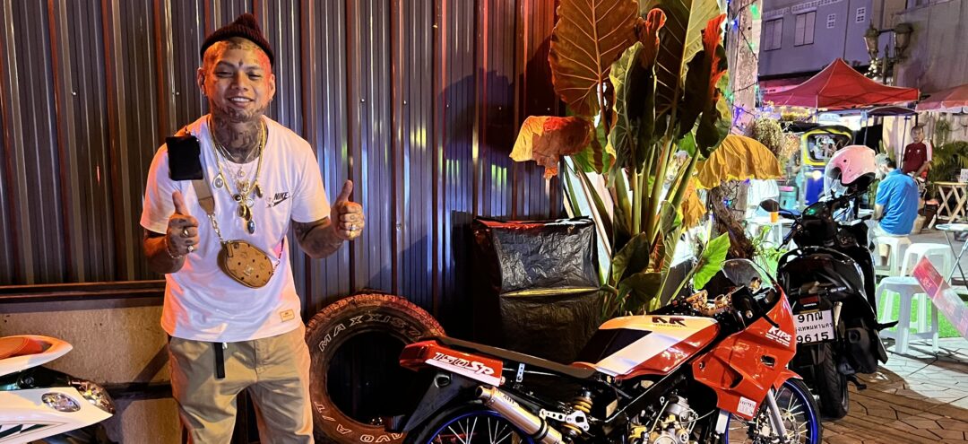 Bangkok—By Night (Khao San Craziness) – Randy and Anita